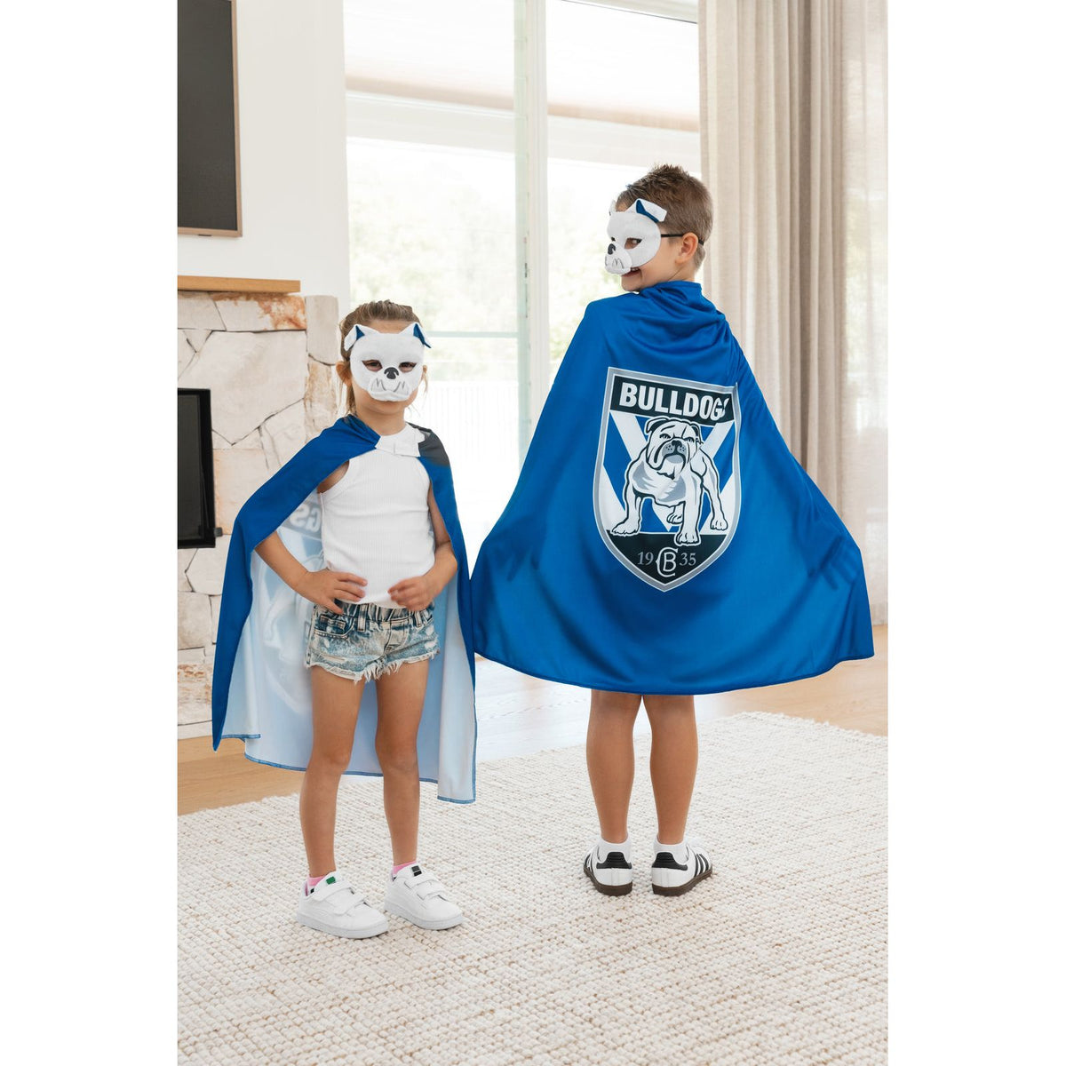 BULLDOGS MINI MASCOT CAPE – The Big Outlet Store